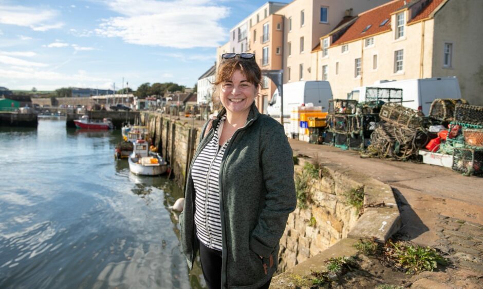 VIDEO: Gaelic singer Mary Ann ends epic 200-mile journey in St Andrews