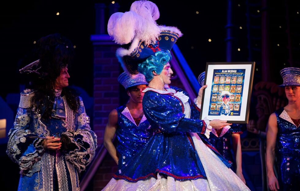 Panto dame hits 1,000-show milestone - Scottish Field