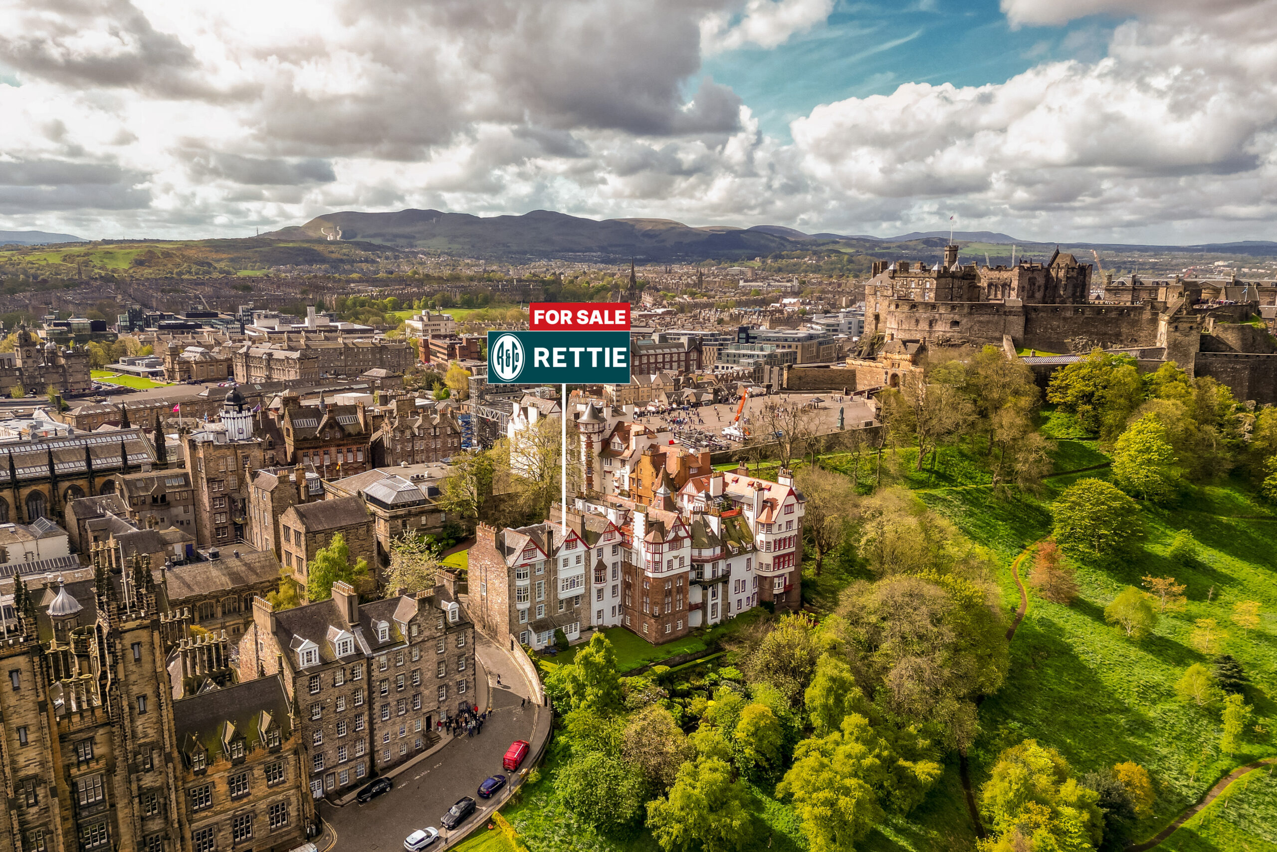 Apartment on one of Edinburgh's most iconic streets up for sale ...