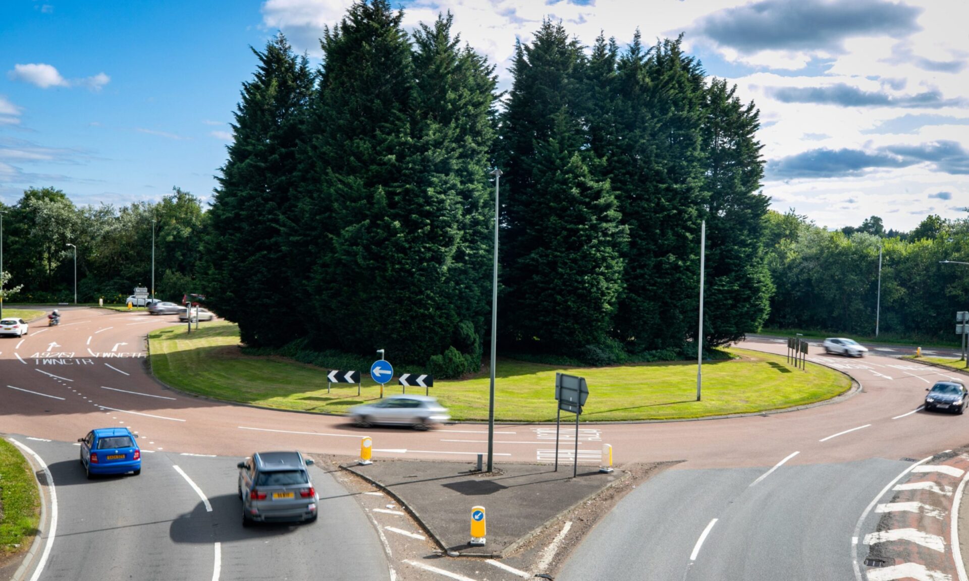Glenrothes roundabouts traffic lights plan in the pipeline