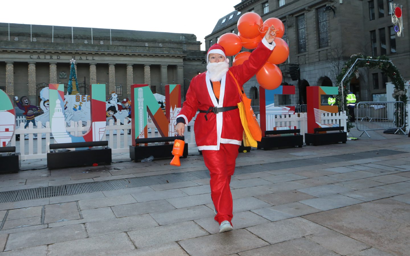 You better watch out! 40 of the best pictures from Dundee's Santa dash ...