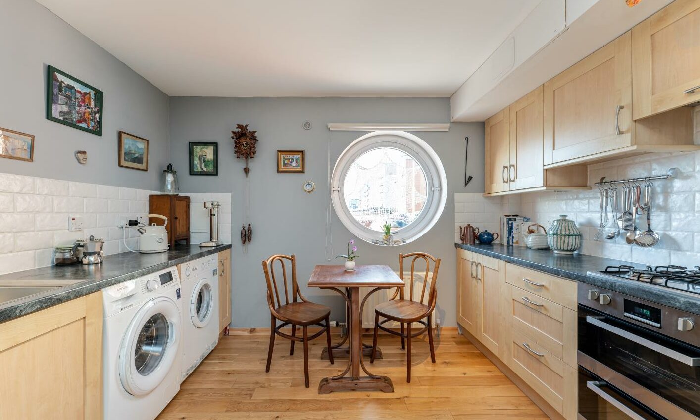 Stunning waterfront apartment at Marine Parade has city's best views