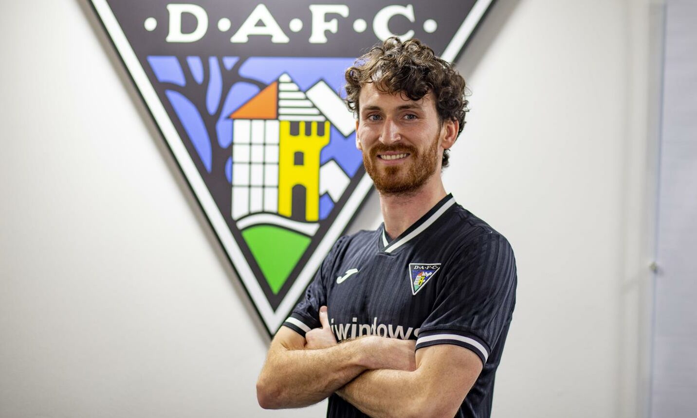 Dunfermline sign Joe Chalmers as John Hughes raids Championship rivals