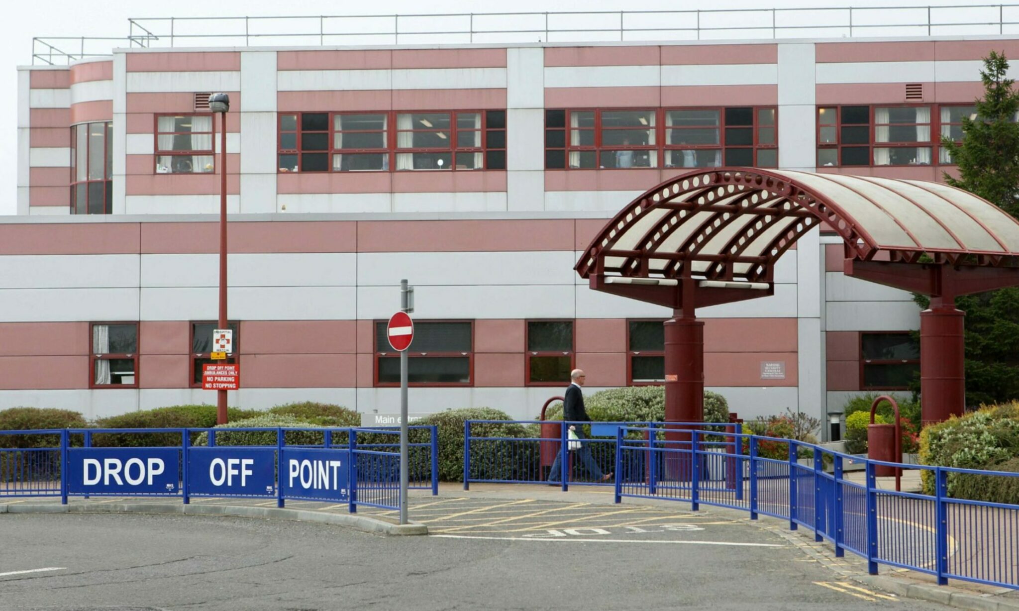 Queen Margaret Hospital ward closed to admissions due to Covid
