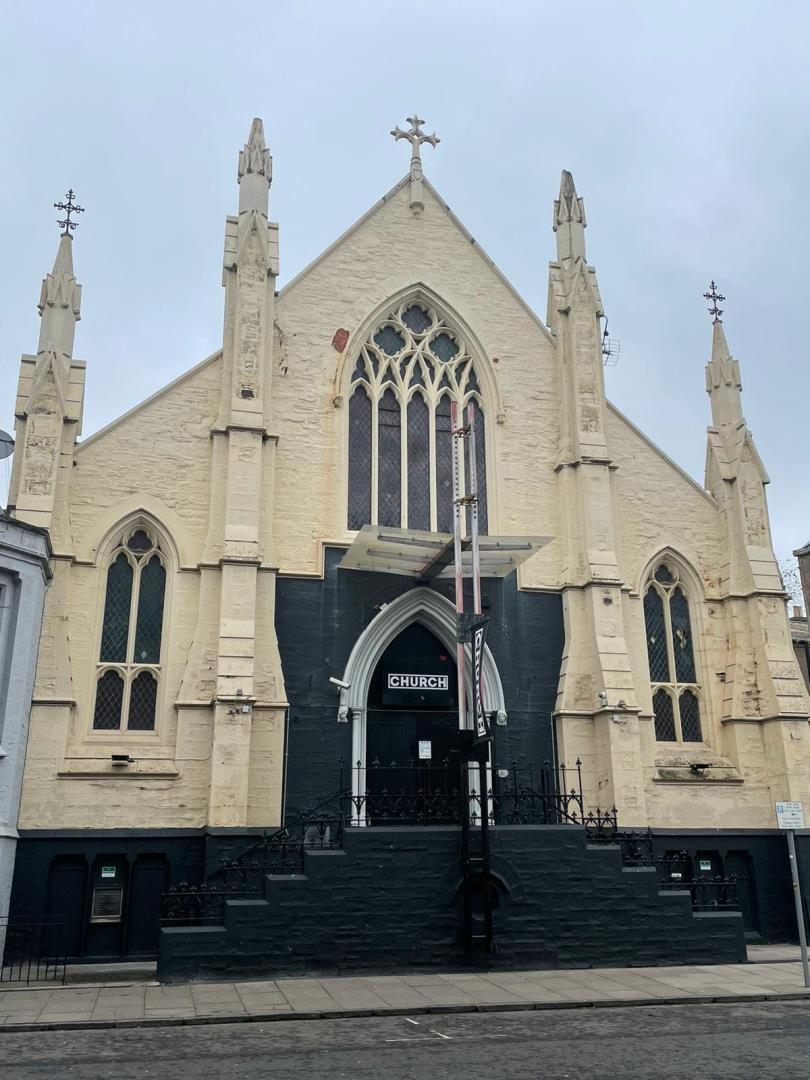 Bouncer pummelled Dundee club pest unconscious