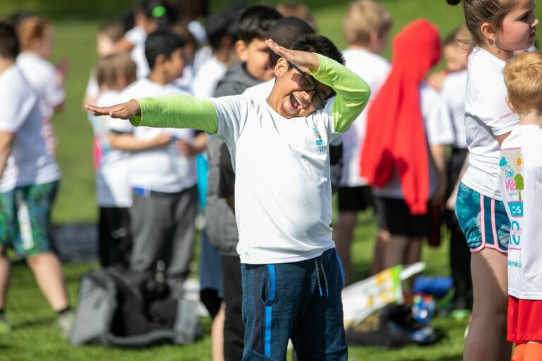 Hundreds of Dundee pupils help celebrate The Daily Mile's 10th birthday