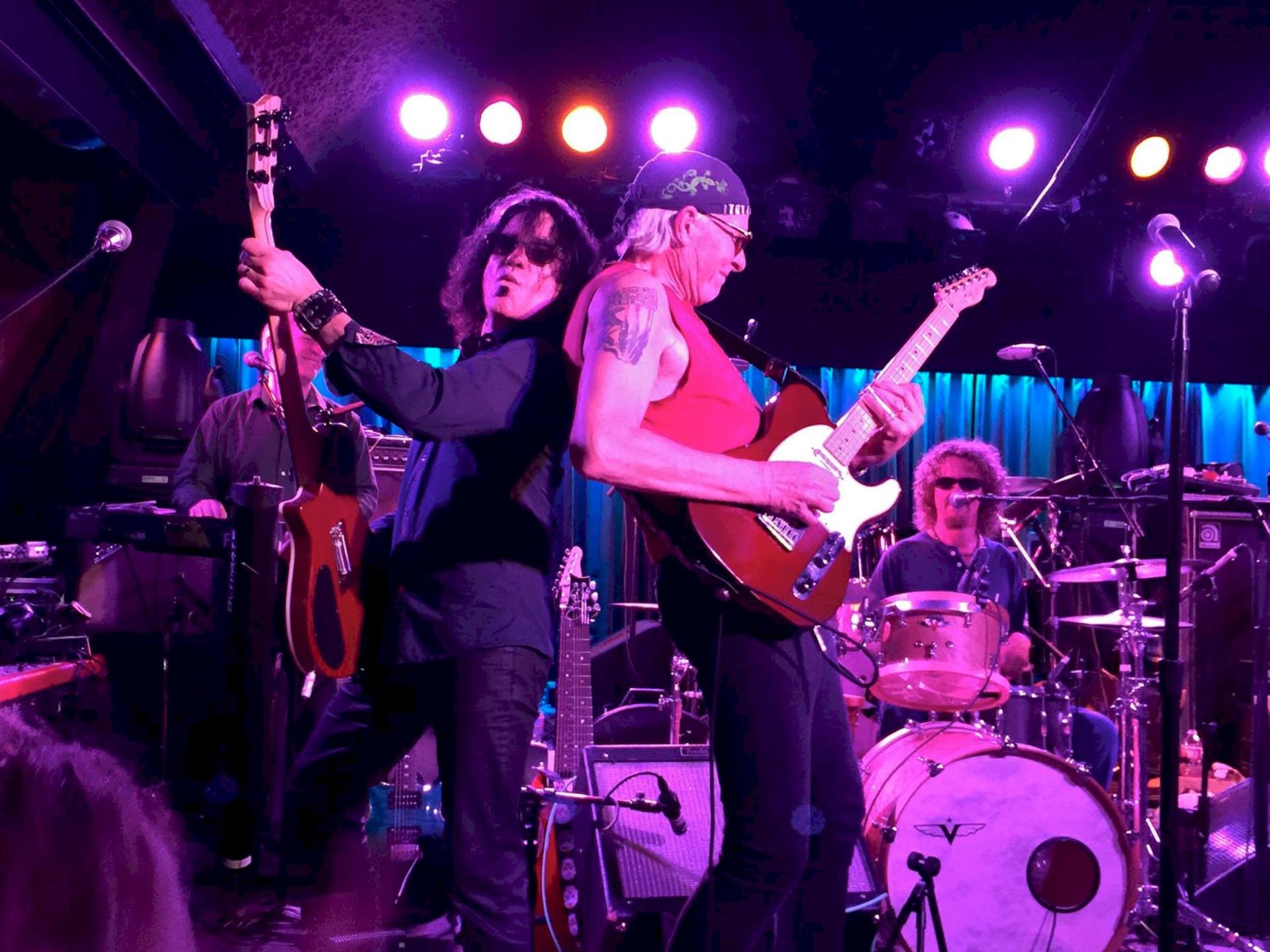 GIG GUIDE: Greg Douglass to show why he still rocks with the best - The ...