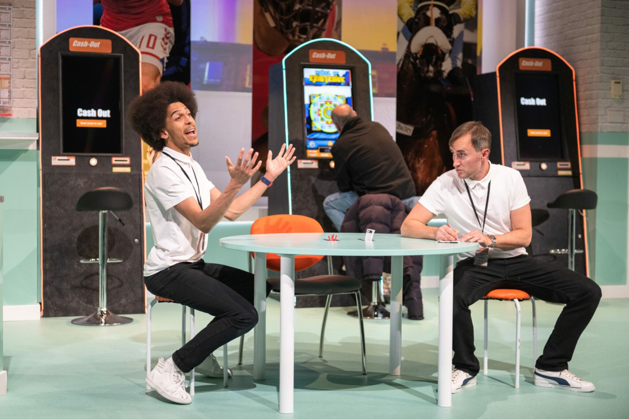 REVIEW: Stunning set and gritty reality from Dundee Rep's The Bookies ...