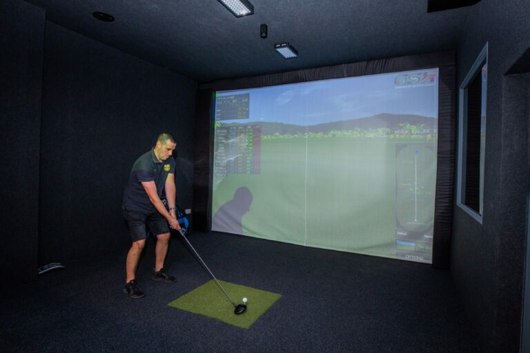 Perth's Bunker Golf Lounge put up for sale as owner prioritises health