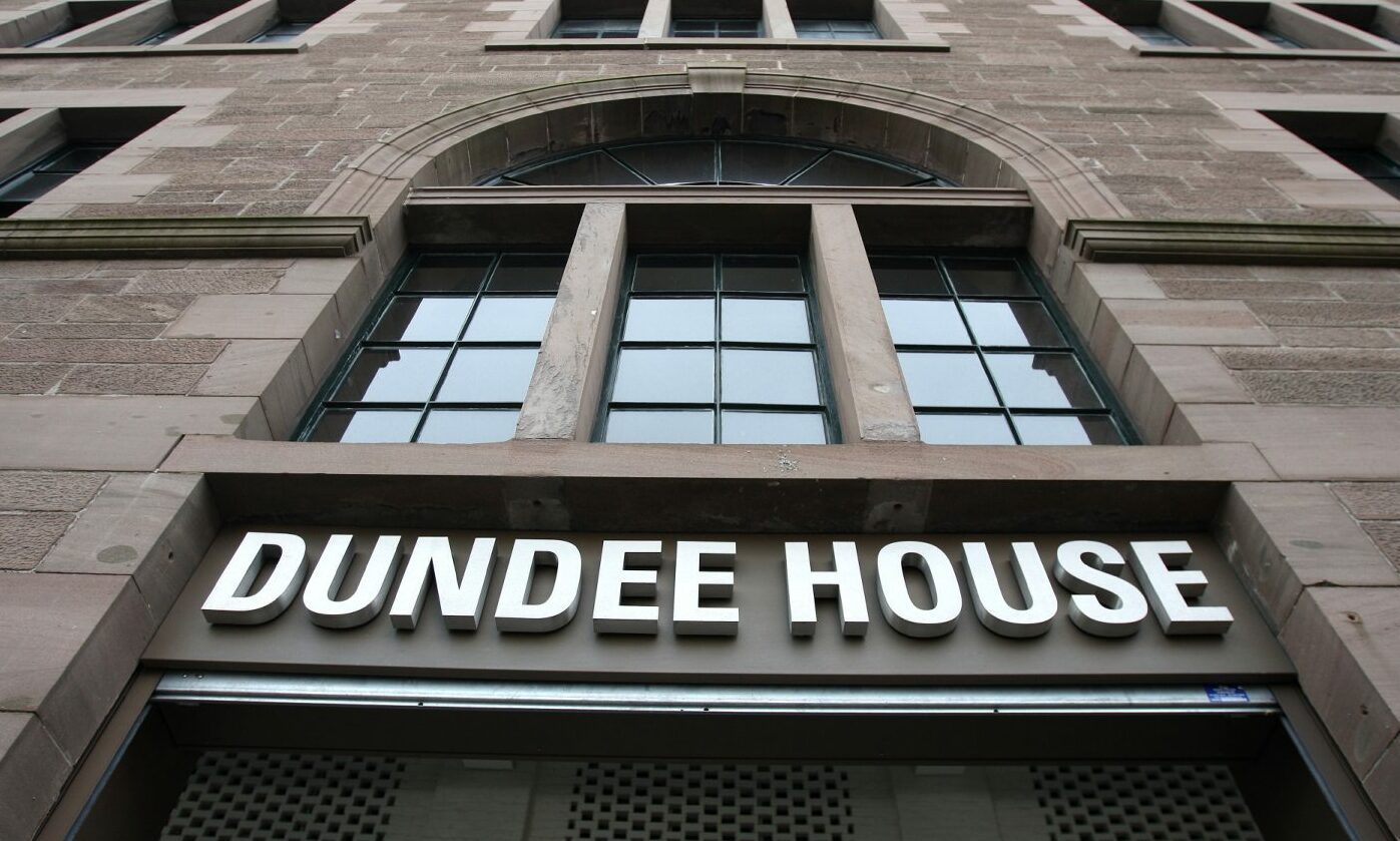 Dundee council construction staff could strike over 'bullying'