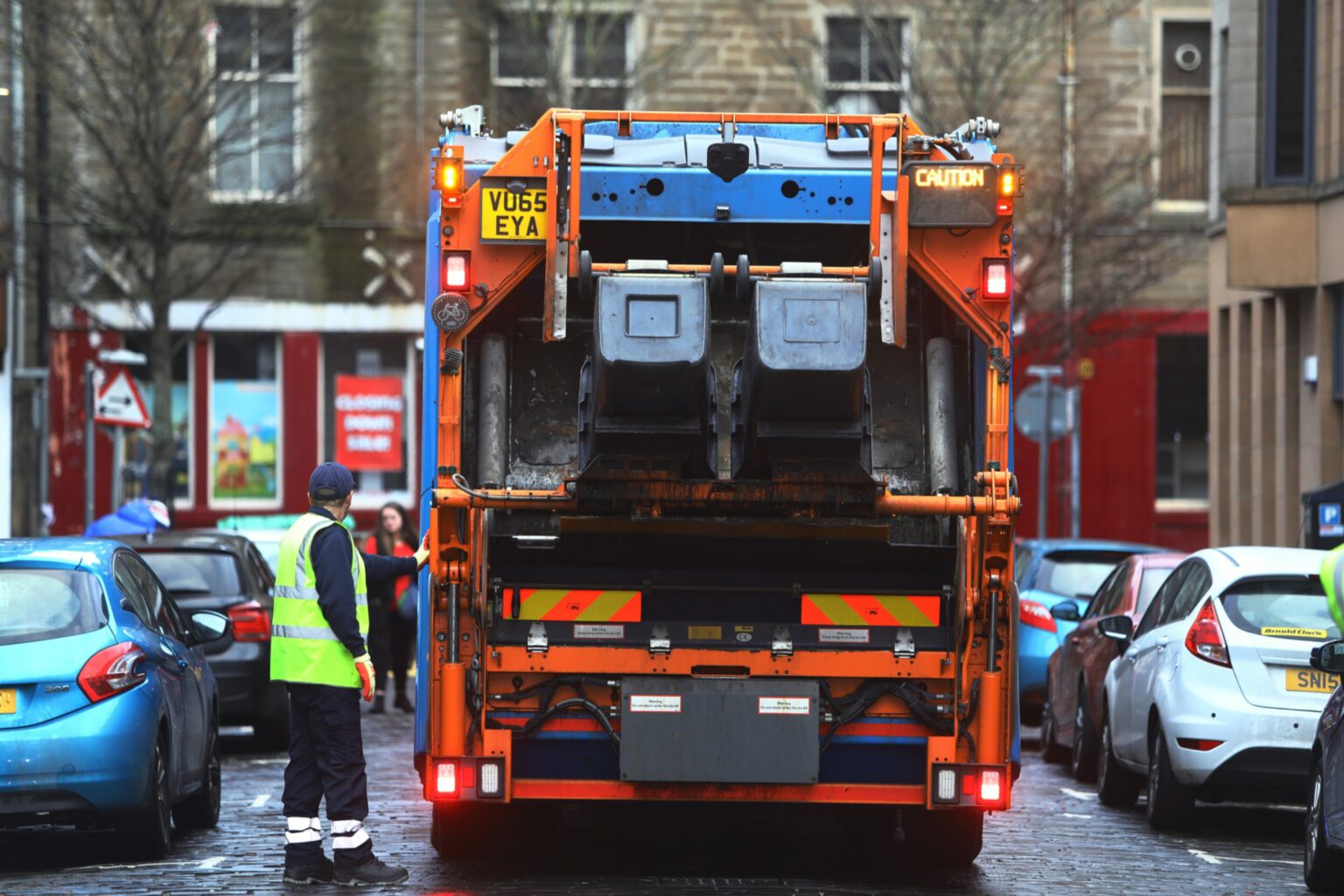 Less than 10% of Dundee households sign up to £11,000 bin reminder app