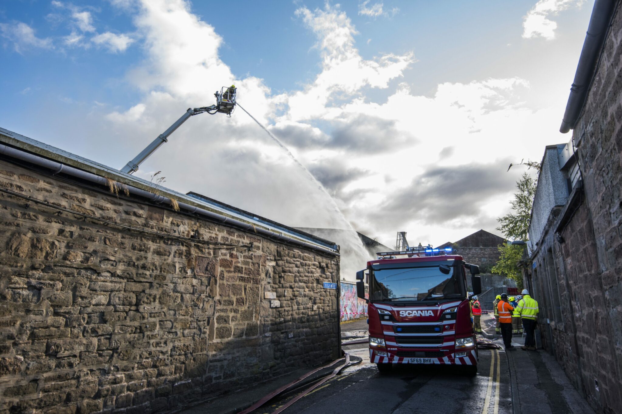 Brook Street: Dundee fire crews spend night tackling blaze at mill