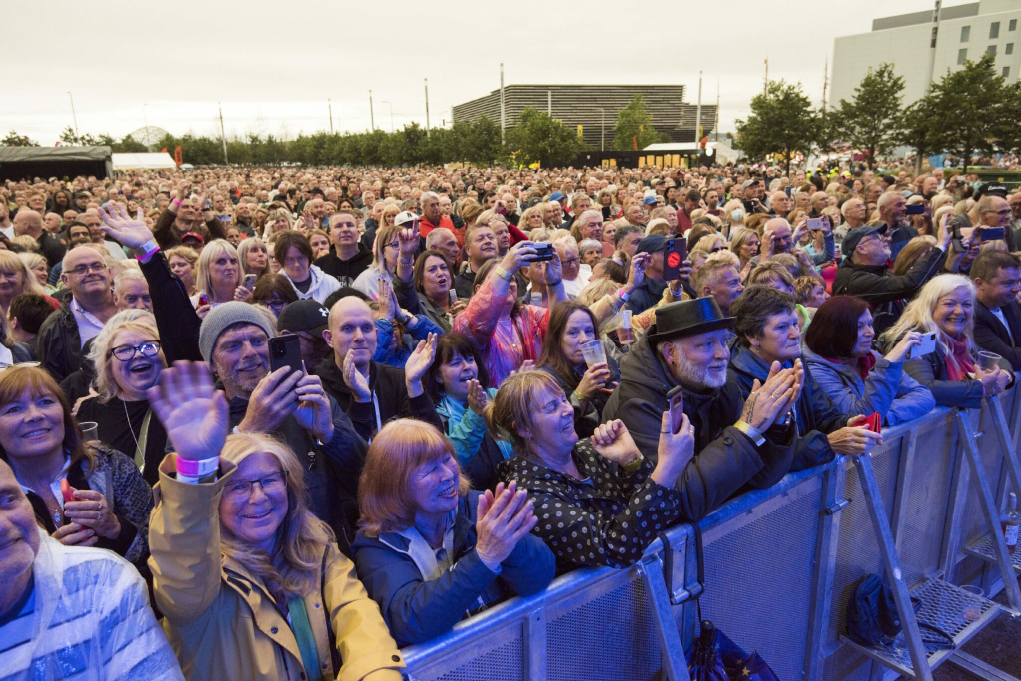 James and Razorlight set for Dundee Slessor Gardens gig