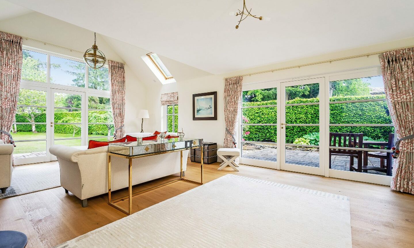 Tullygunn: New England style house in the heart of Comrie