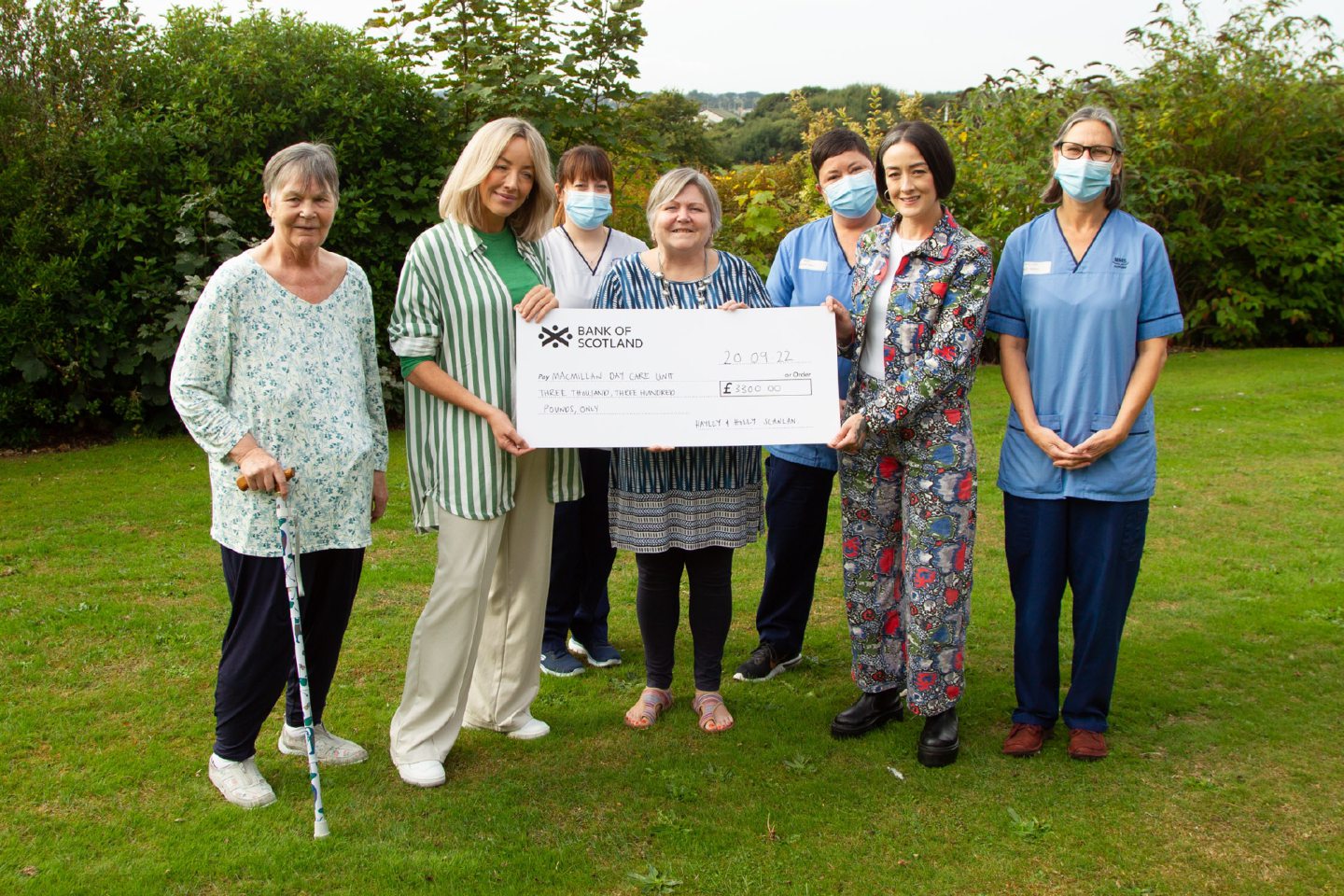 Dundee mum's thanks to designer Hayley Scanlan for fundraiser