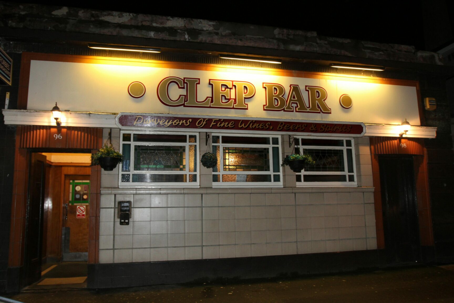 Customers 'swore at police' after lock-in discovered at Dundee pub