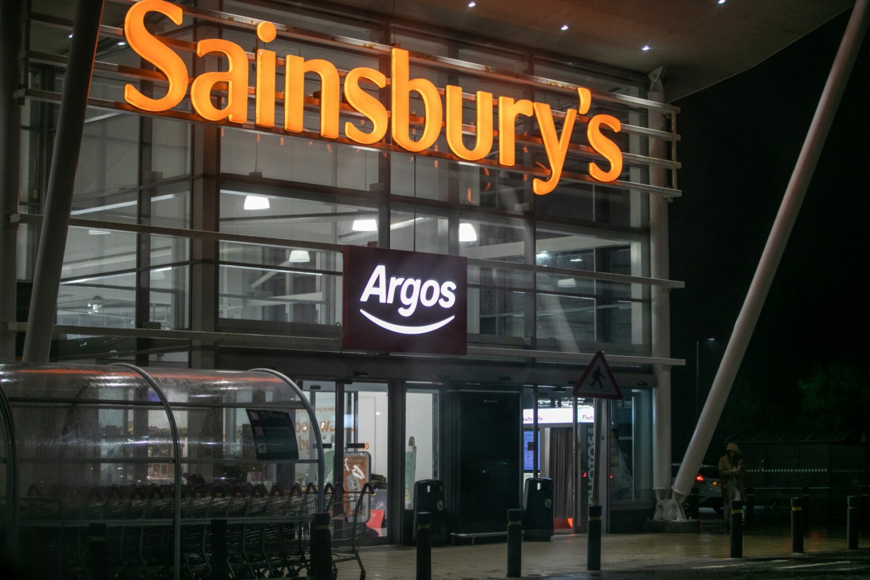 Argos to close Dundee Overgate shop in festive jobs blow