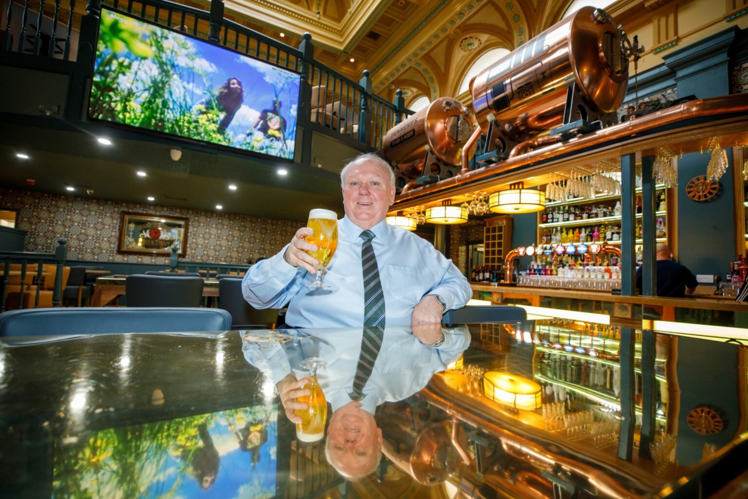 Jimmy Marr bids to turn former Dundee taxi office into shop