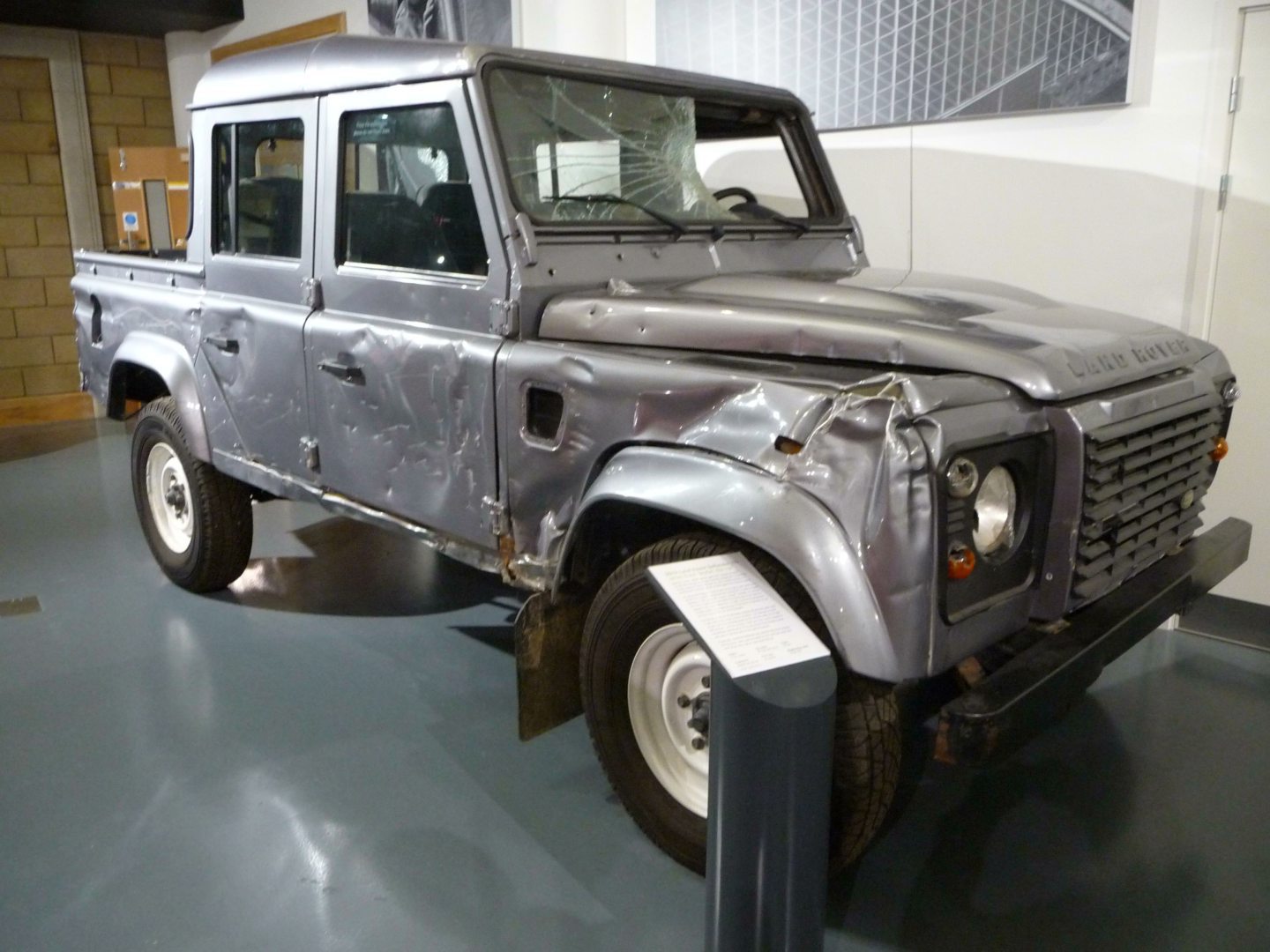 James Bond Land Rover to visit Dundee Museum of Transport