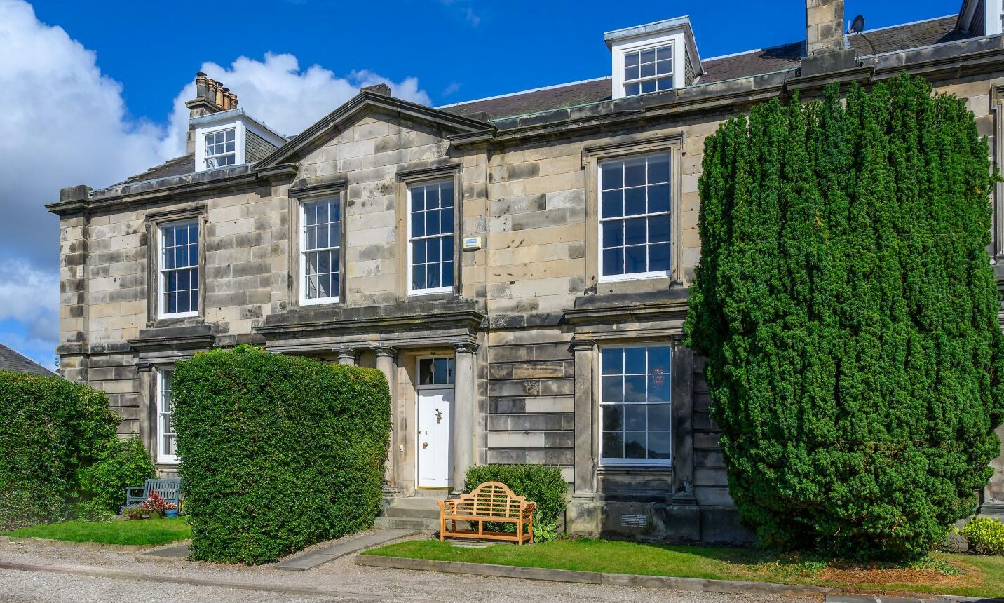 Mansfield Place: Perth townhouse on the River Tay
