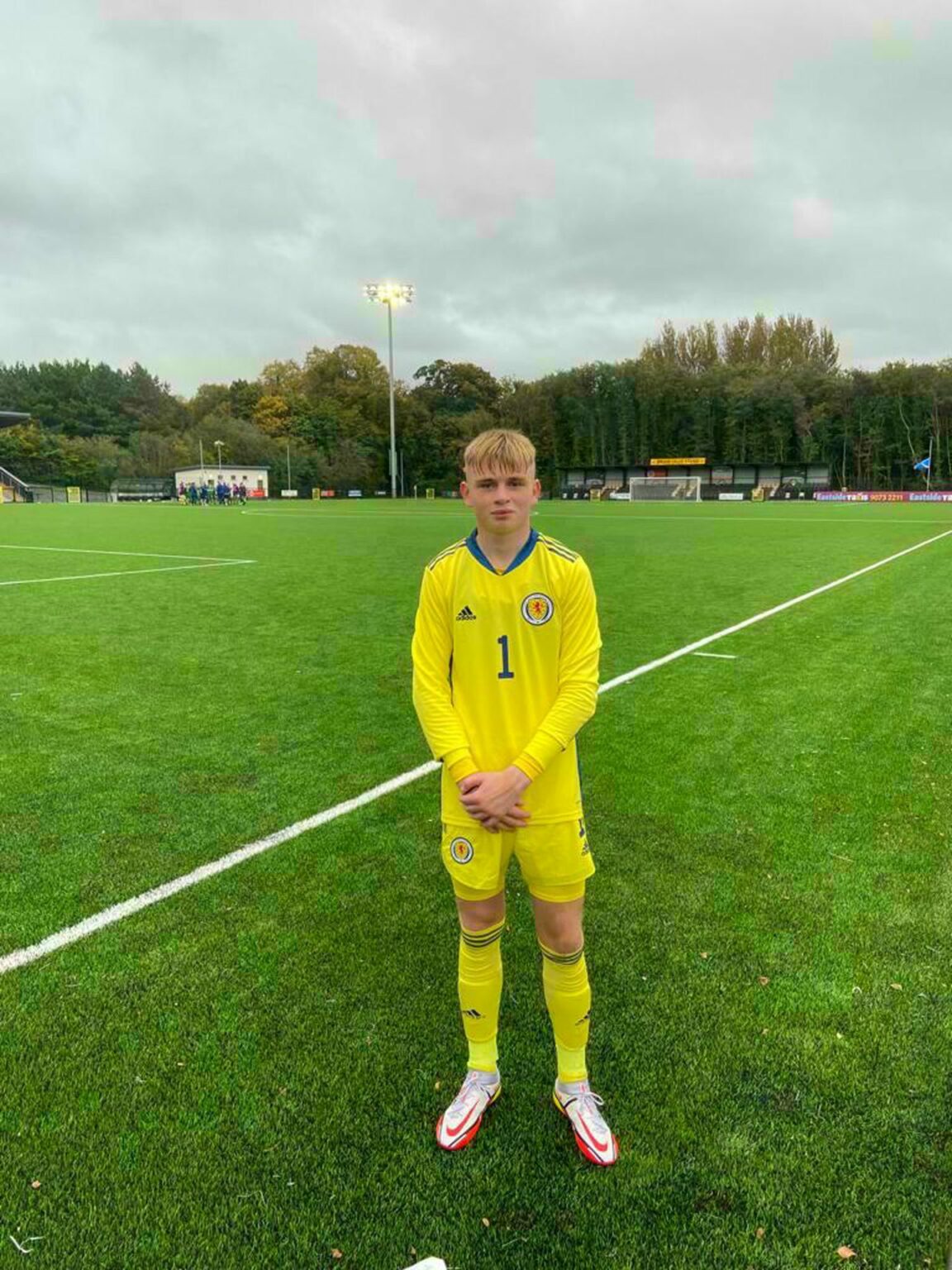Rising star keeper Rory Mahady donates strip to thank Burntisland ...