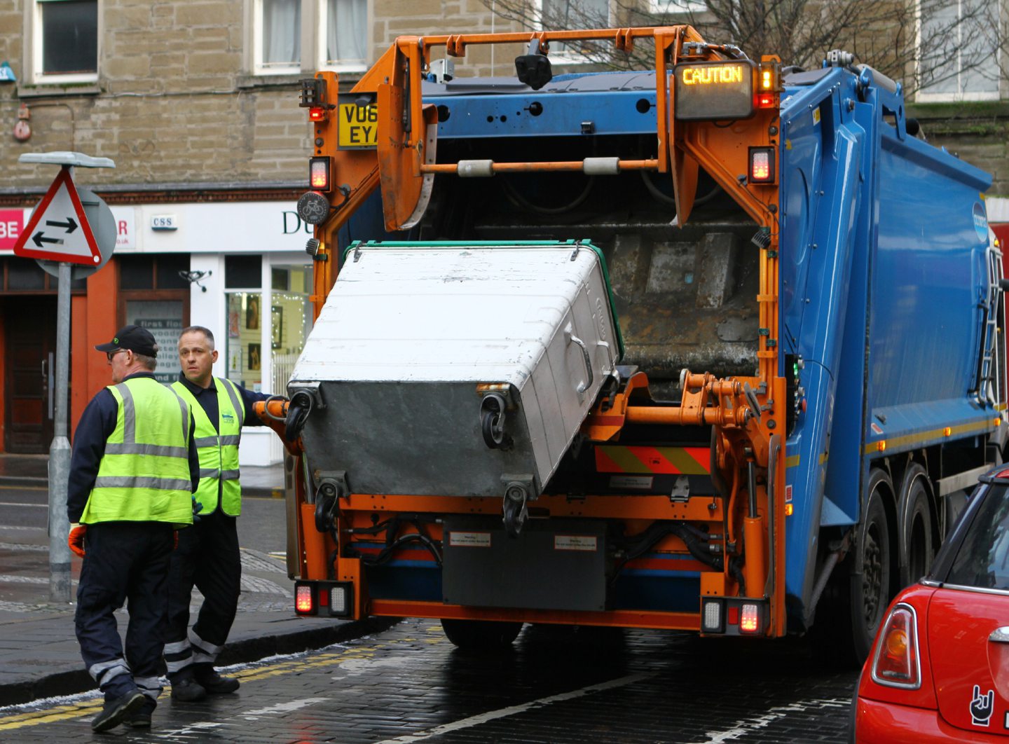 Dundee bin complaints pile up as staff absences hit 10%