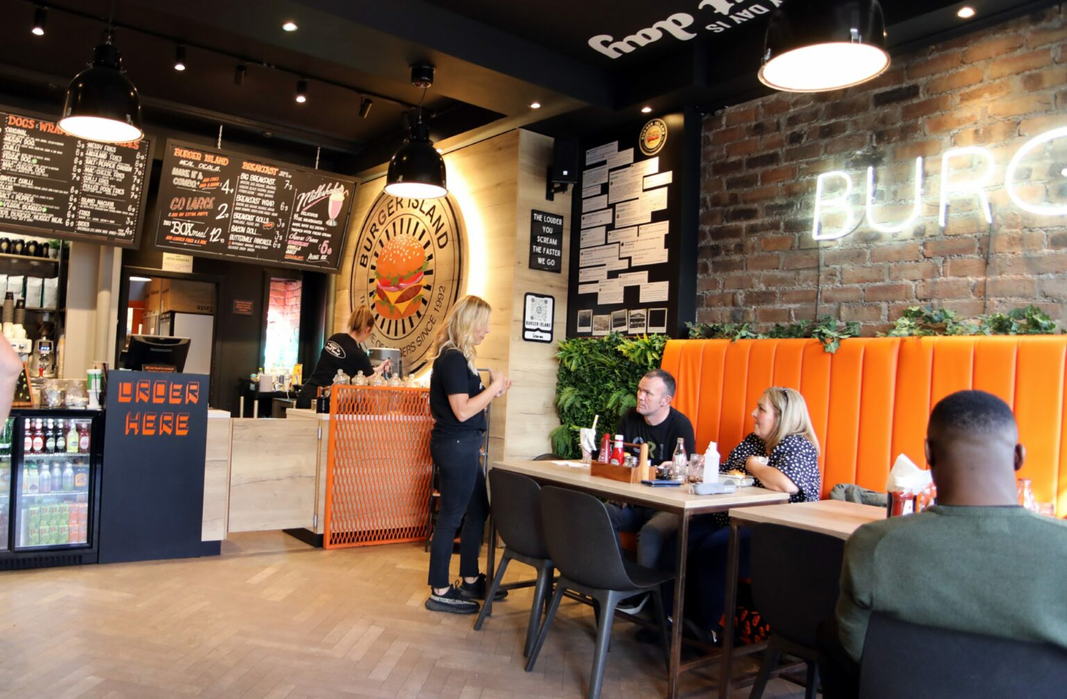 Burntisland's Burger Island hunt for inventors of 'spice boy box'