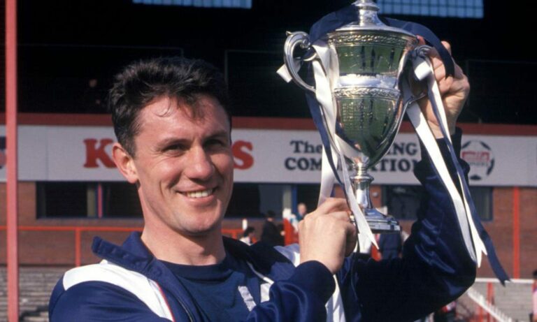 EXCLUSIVE: Ex-Dundee boss Simon Stainrod on famous fedora