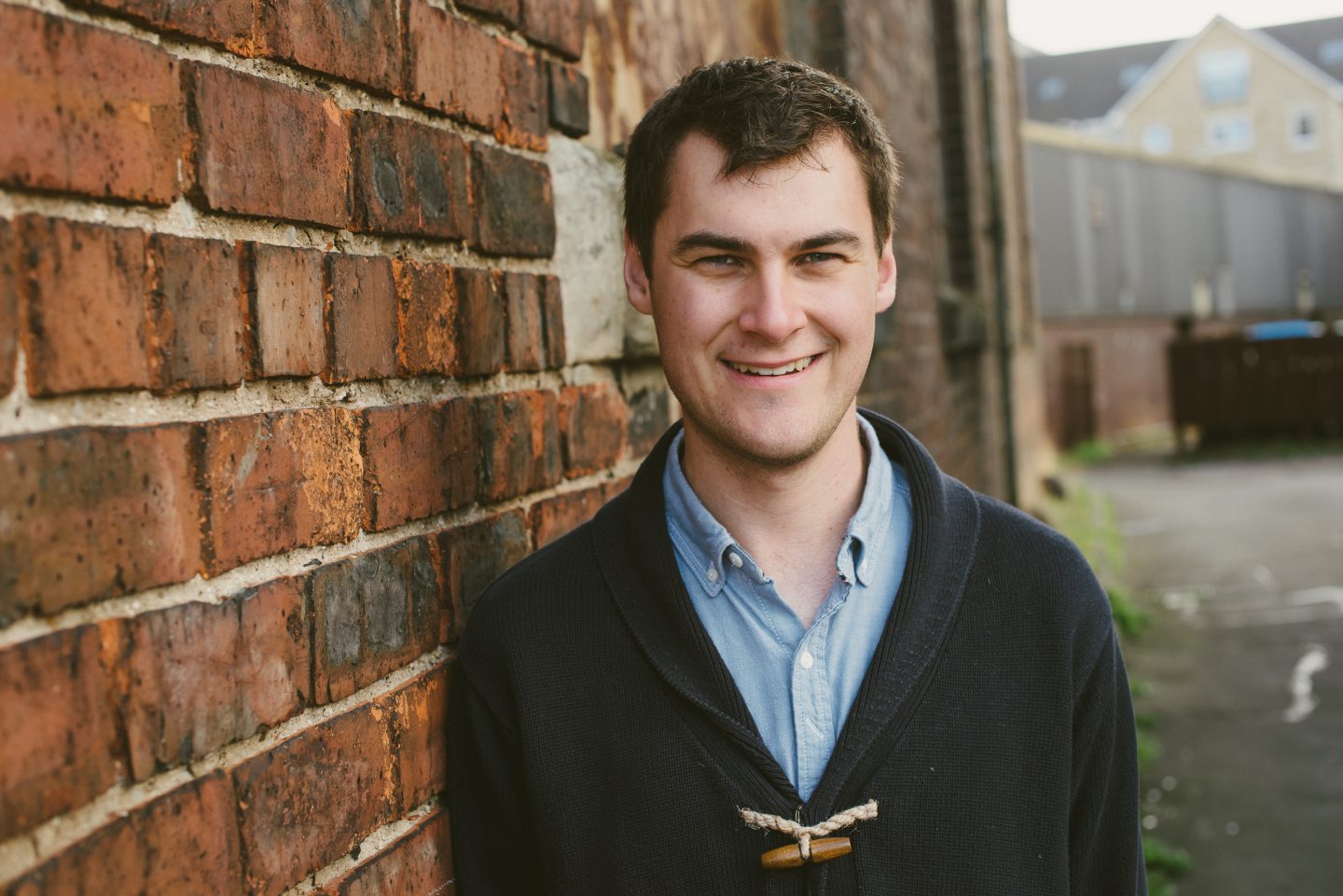 Fife's Ross MacKay meets Perth teacher who inspired him to write