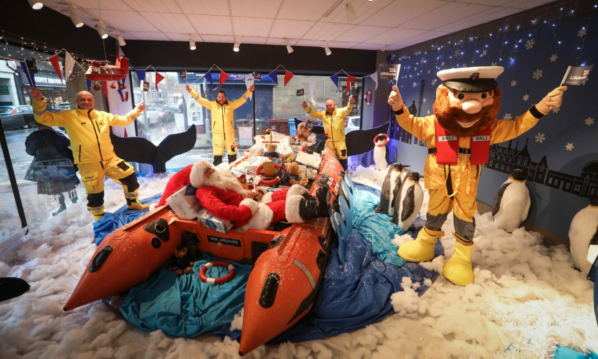 Gillies in Broughty Ferry unveils Christmas window display