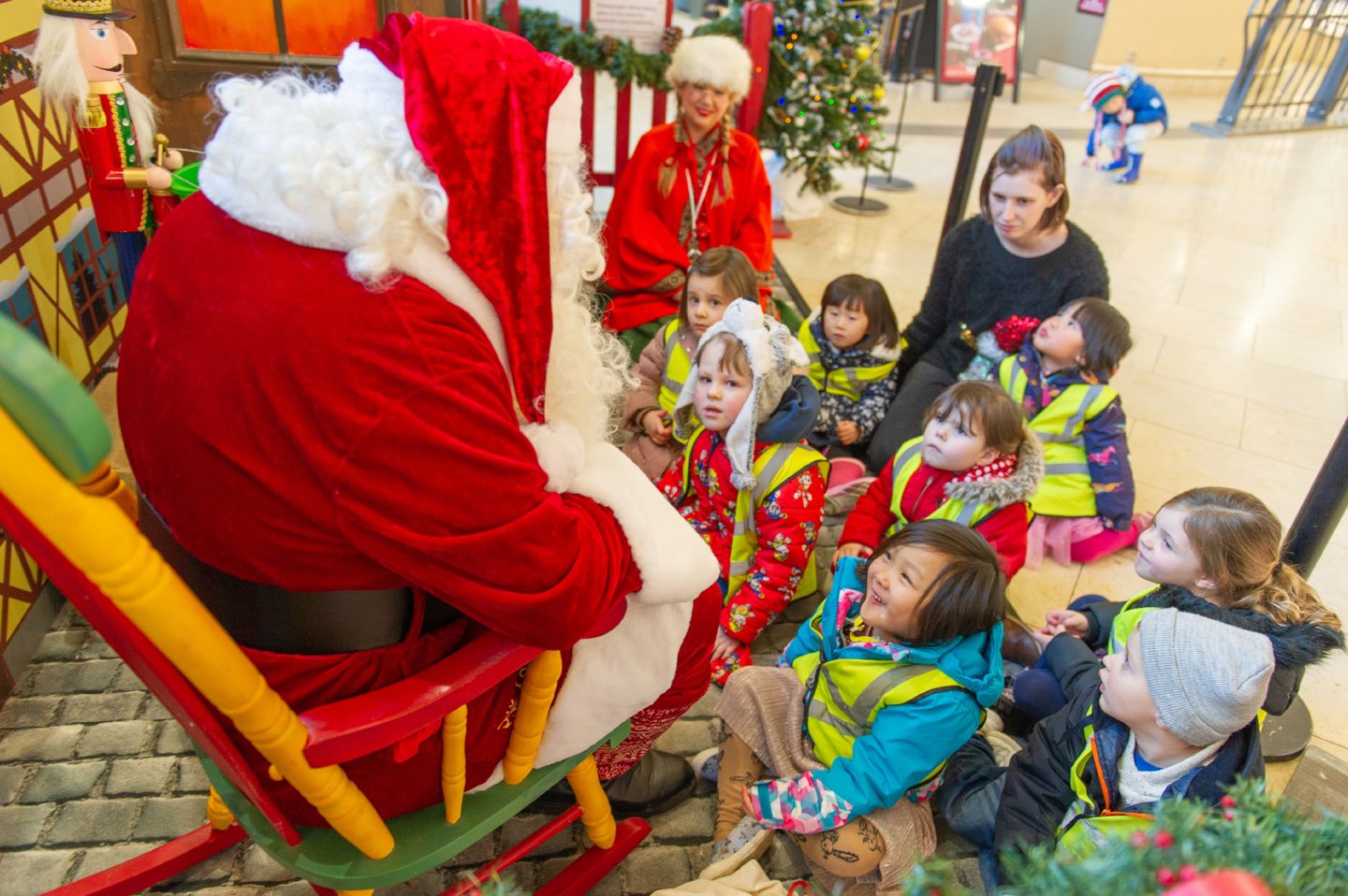 Santa saves the day at Dundee Overgate after grotto cancellation