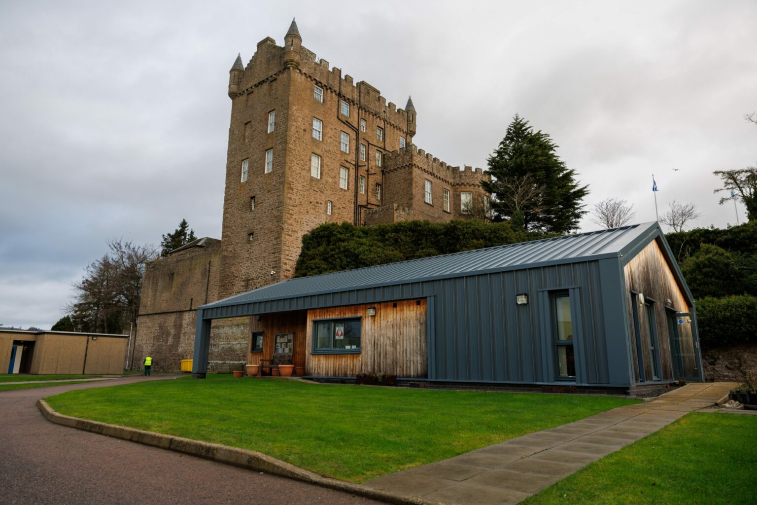 Castle Huntly prisoner 'missing' for over a week traced by police - The ...