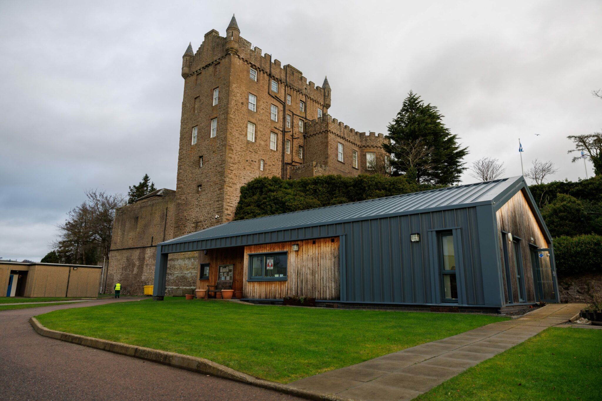 Castle Huntly prisoner 'missing' for over a week traced by police - The ...