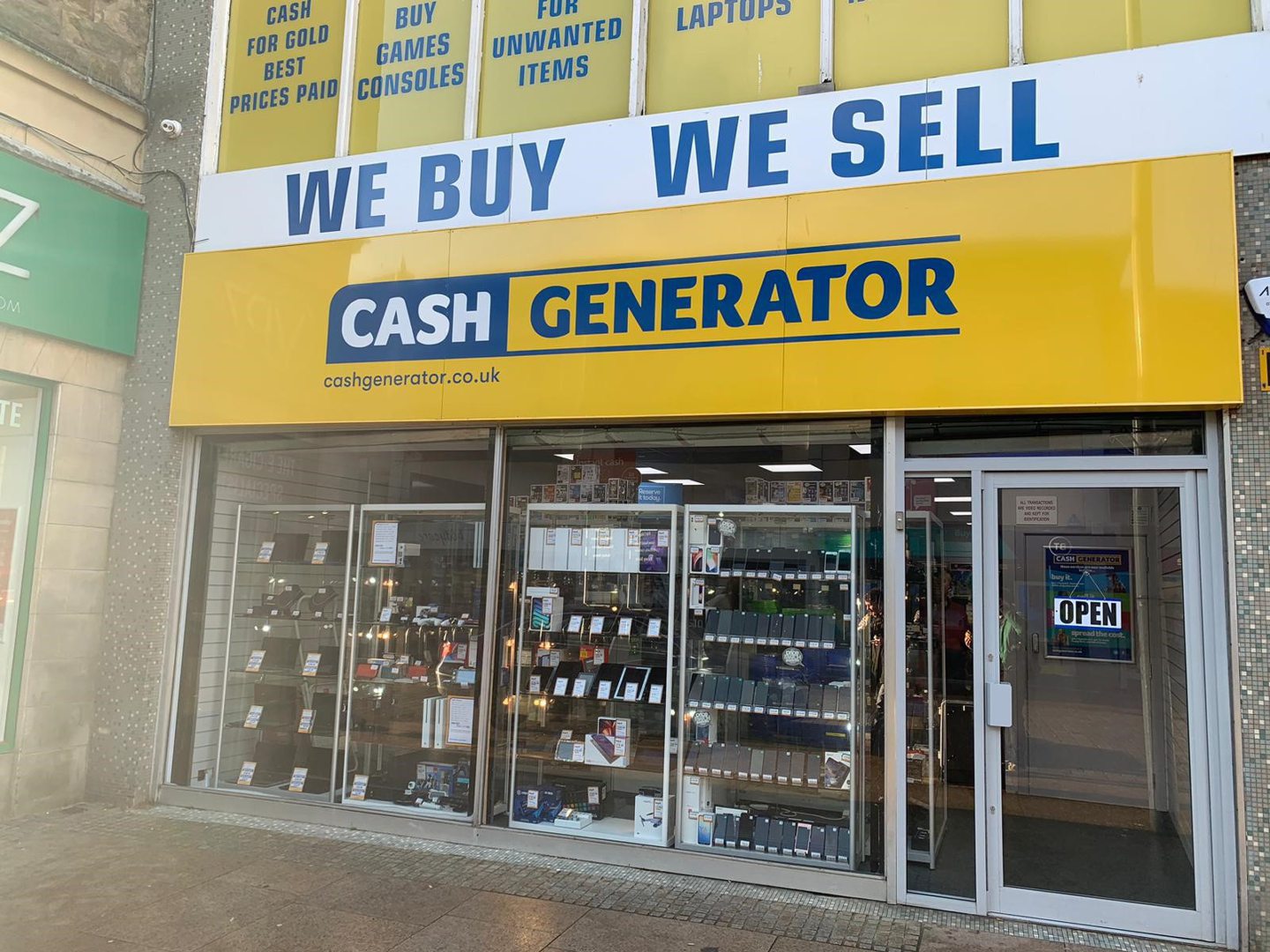 Customer on crutches bungled raid on Kirkcaldy Cash Generator