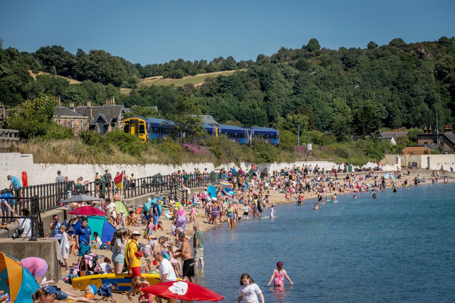 Butcher Tom Courts given Burntisland Community Award