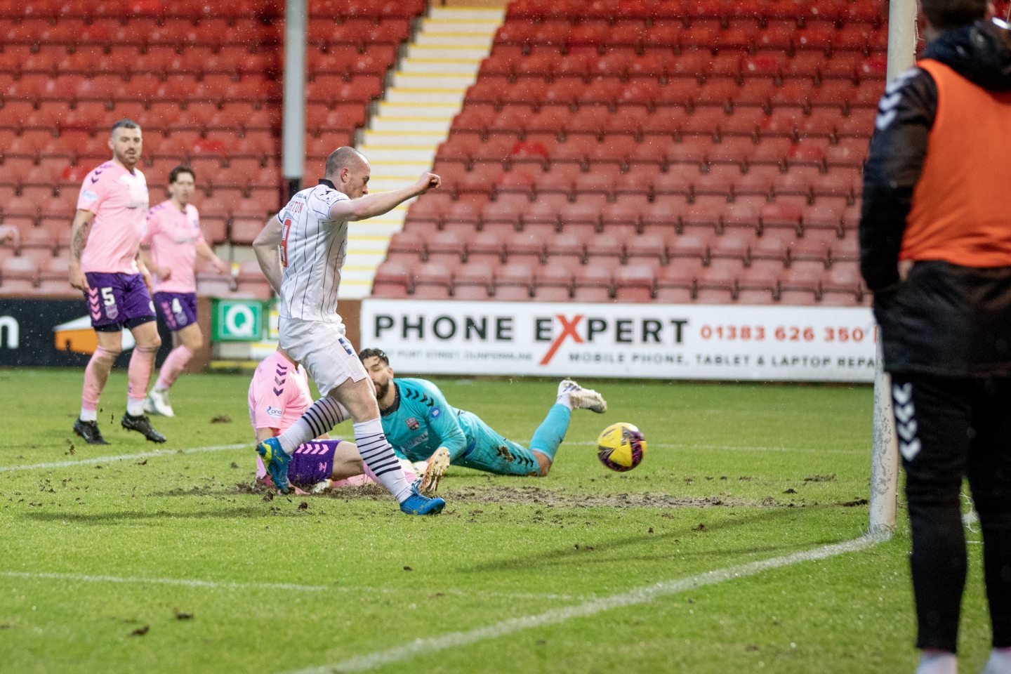 4 Dunfermline v Montrose talking points as Pars battle through first ...