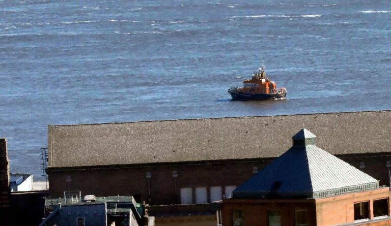 Tay Road Bridge reopens after police incident leads to delays