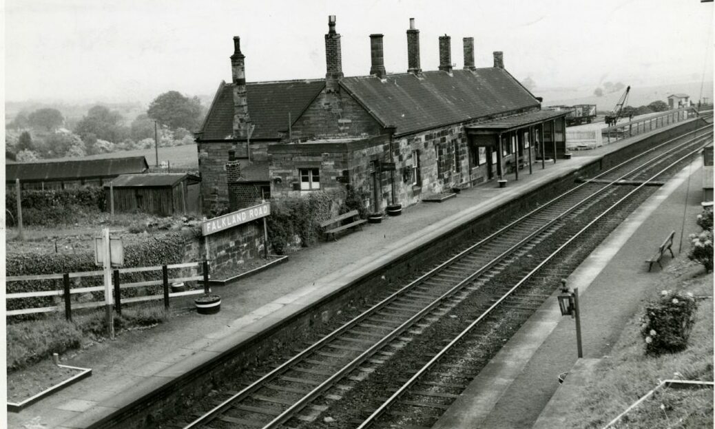 Return to old railway stations of Dundee and Fife in picture special