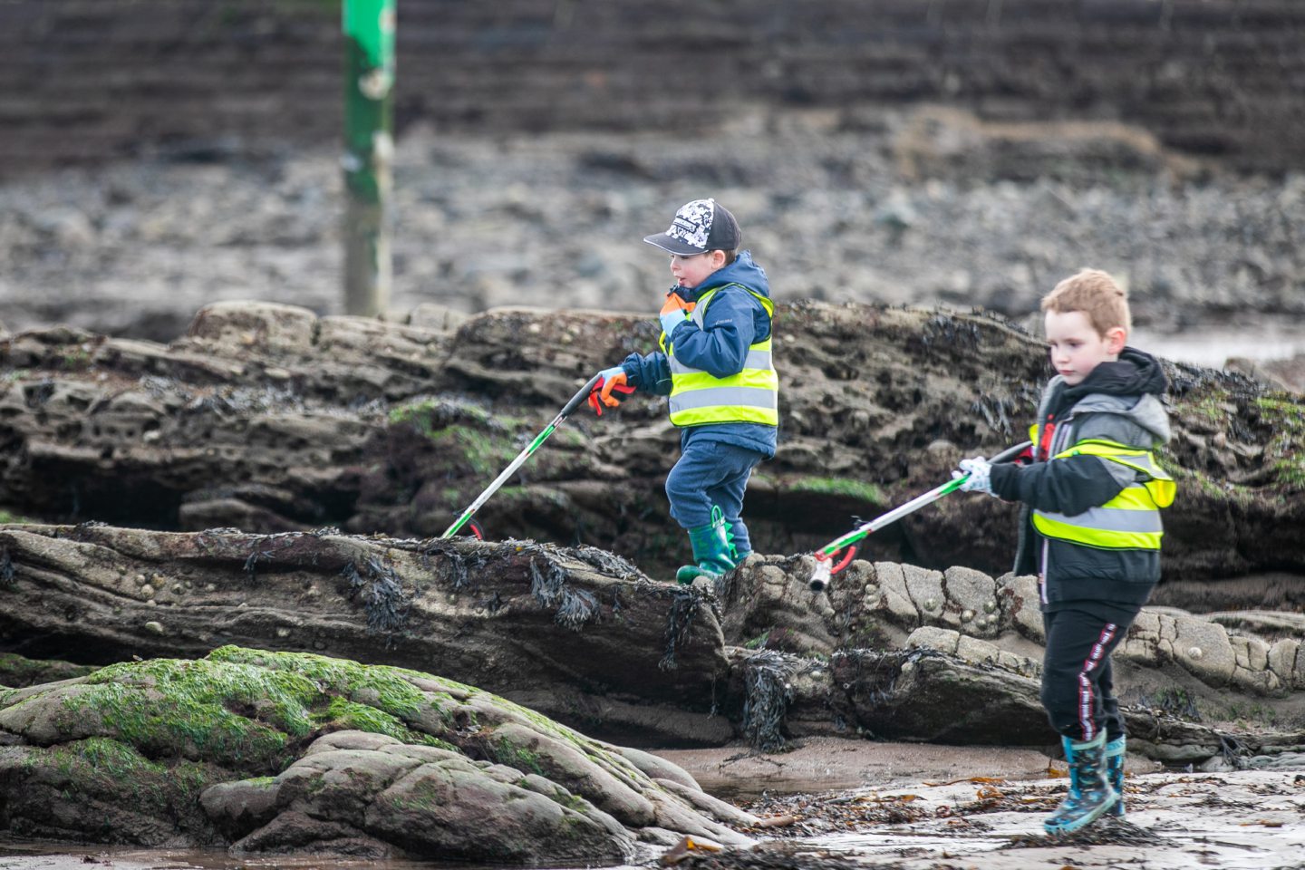 Primary pupils form litter-picking army for Great Angus Beach Clean