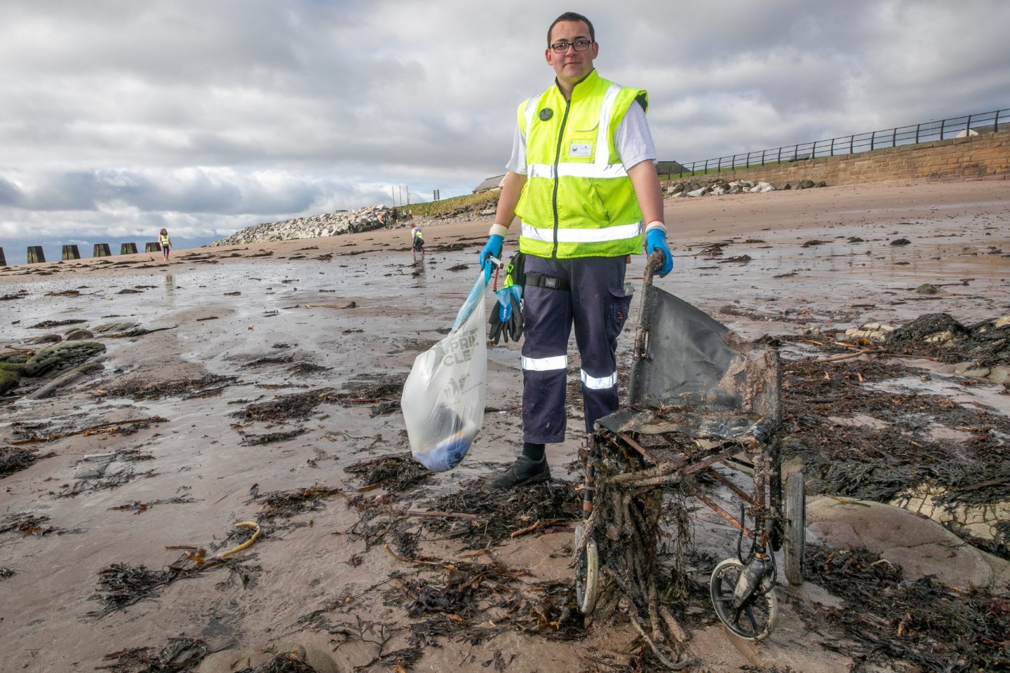 Primary pupils form litter-picking army for Great Angus Beach Clean