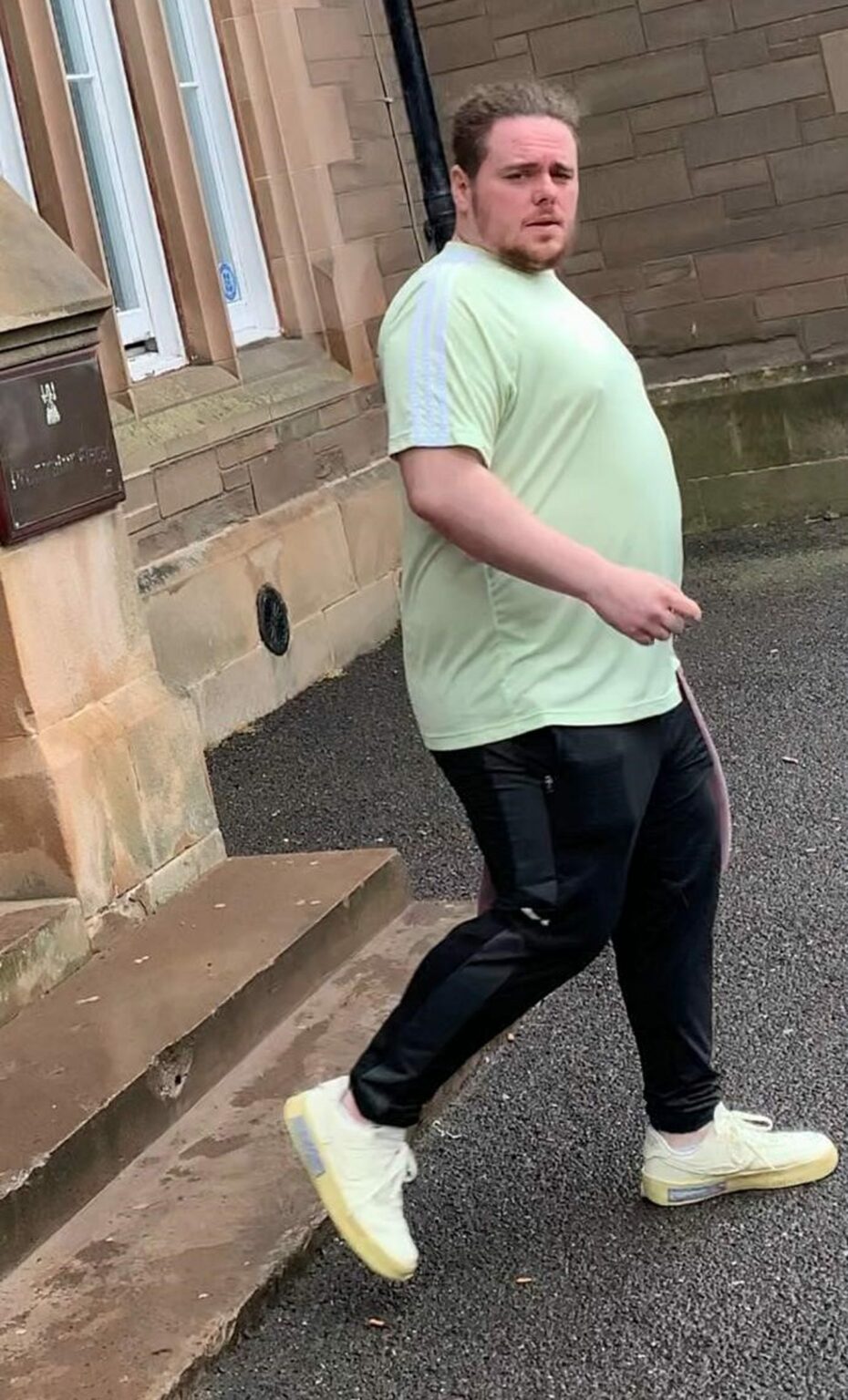 Thug left peacemaker at Arbroath darts night with broken knuckle