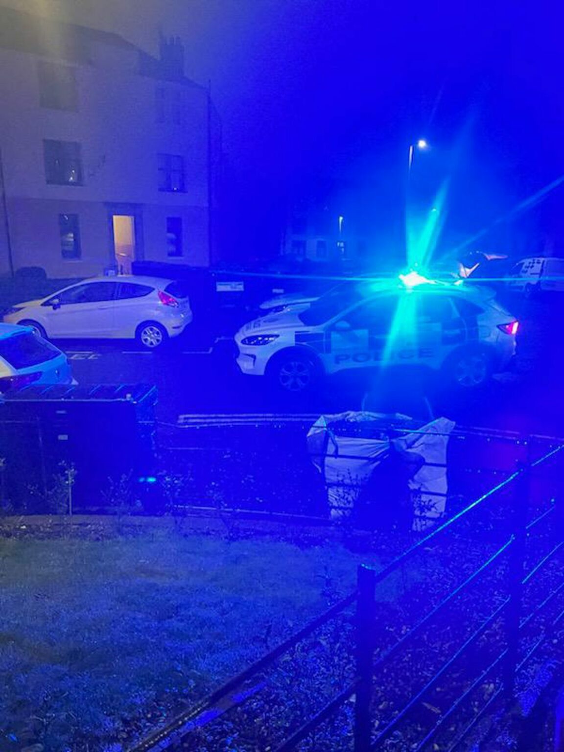 Driver flees scene of four-car crash in Dundee