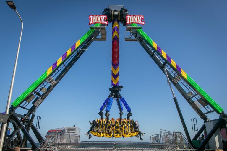 Best pictures as Links Market returns to Kirkcaldy
