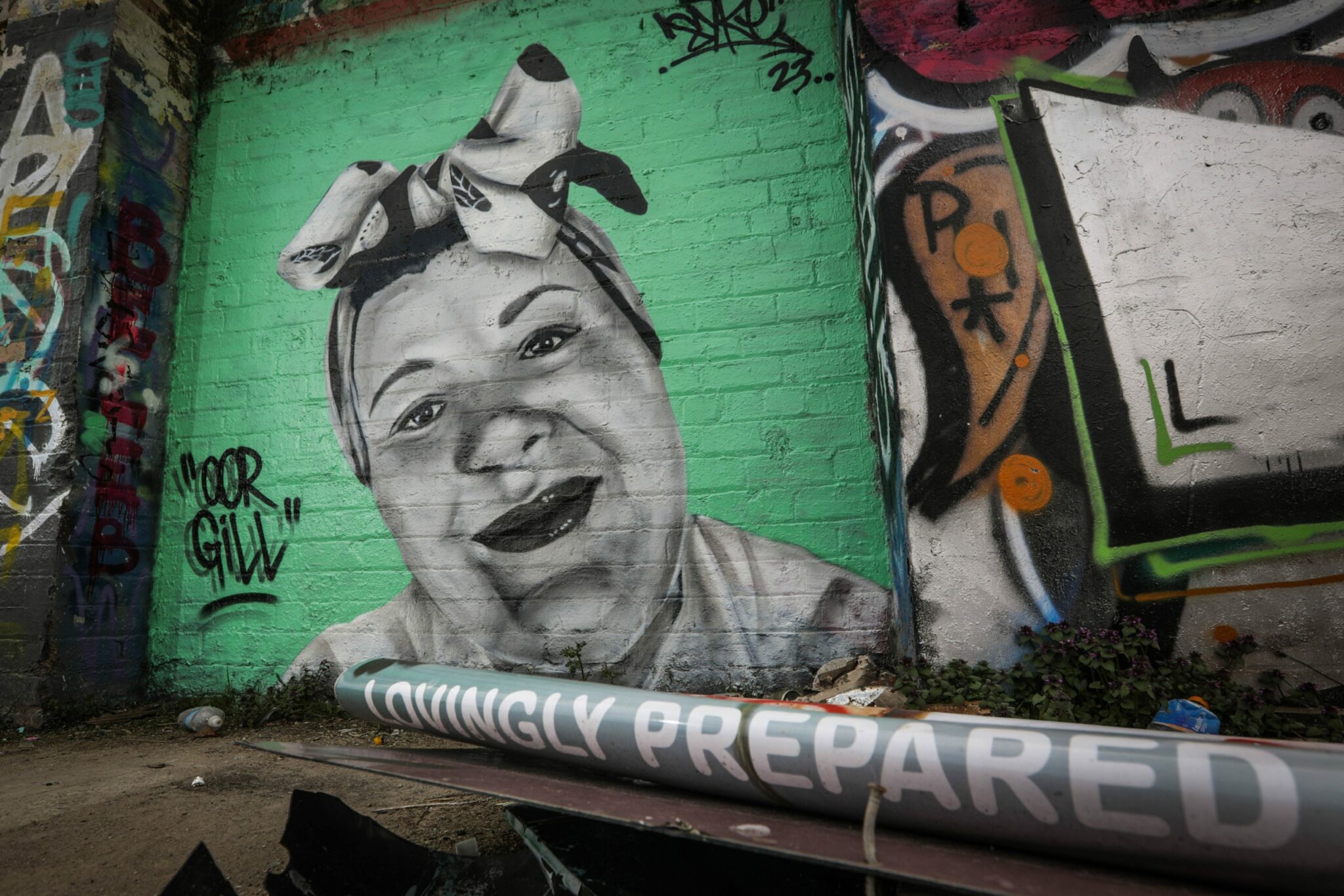 The Shack owner surprised by 'special' Dundee street art mural - The ...