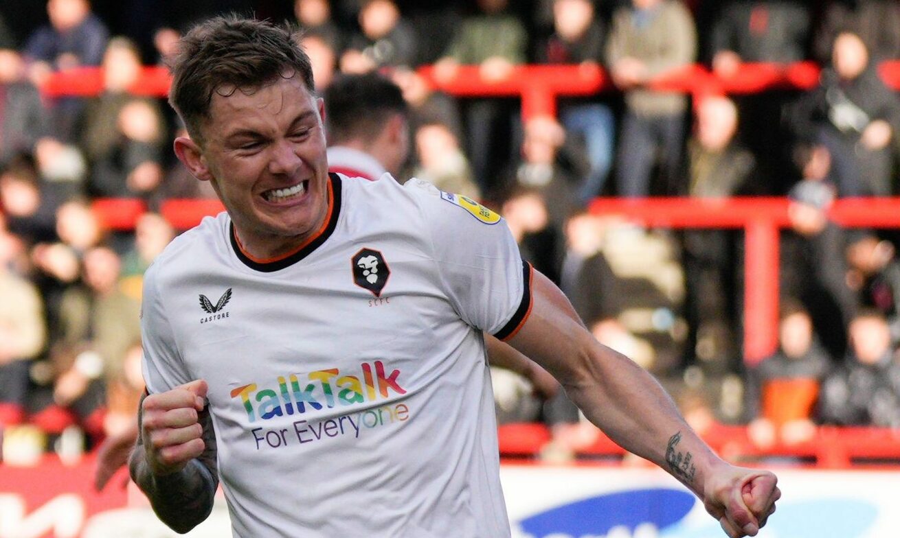 Ex-St Johnstone star Callum Hendry produces Salford heroics