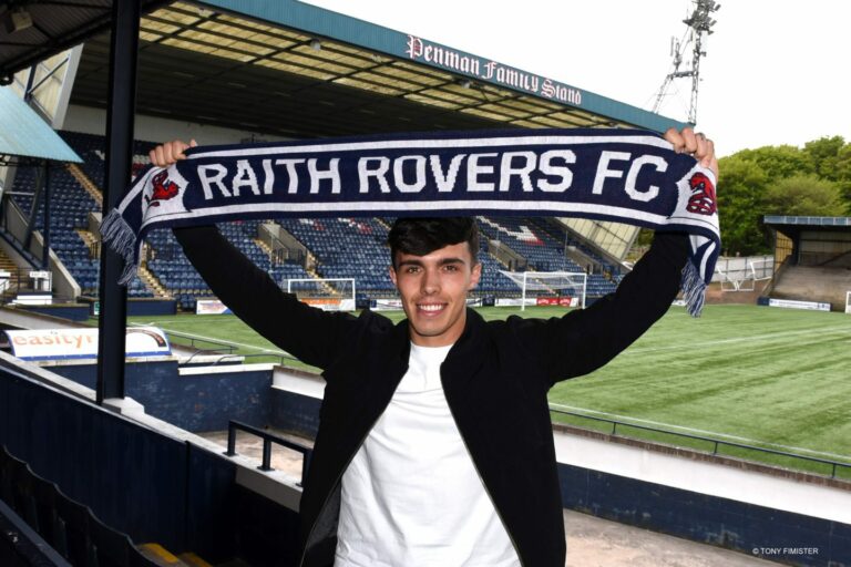 Raith Rovers' Ian Murray signs Celtic's Dylan Corr on a pre-contract