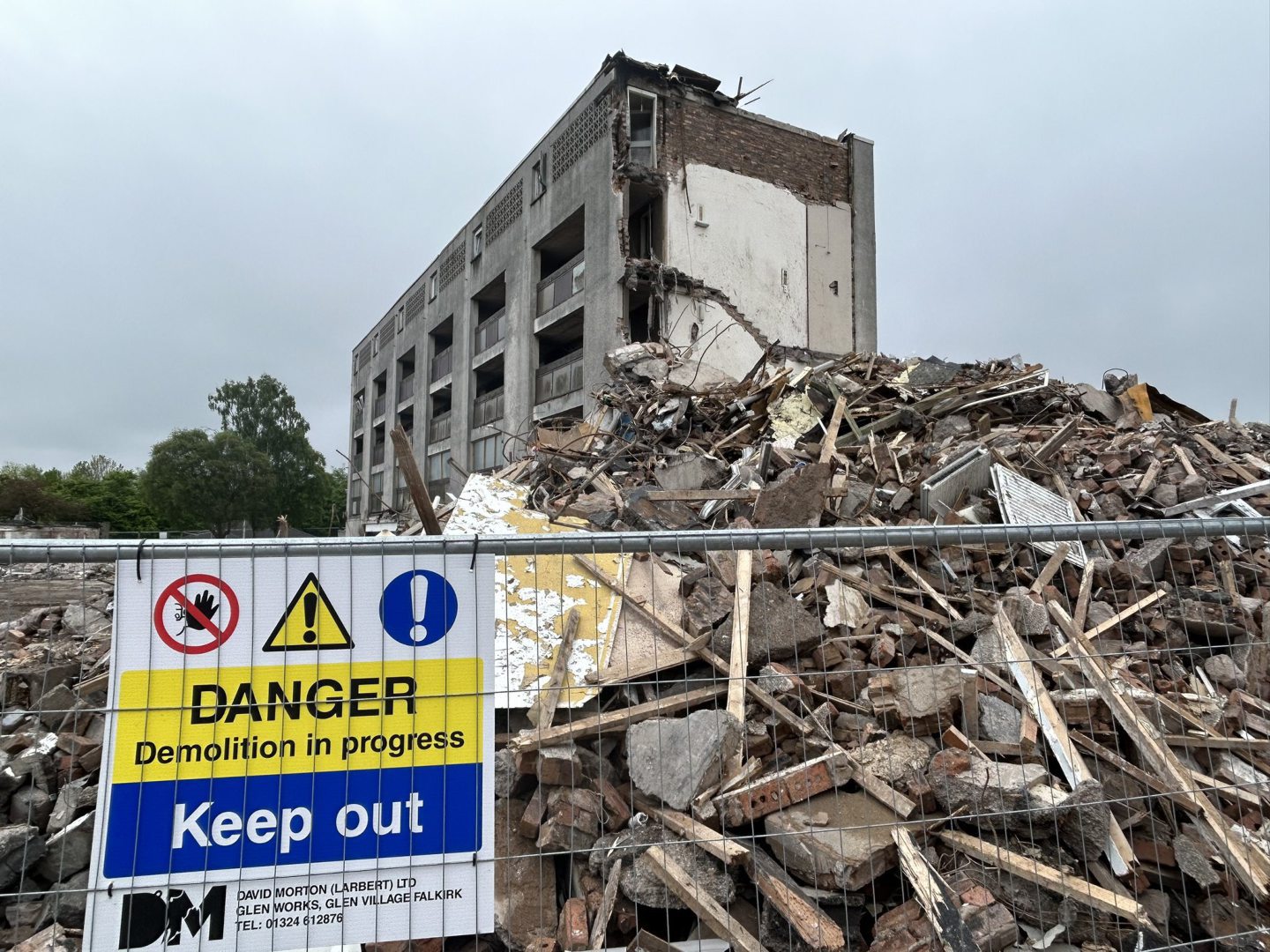 End of an era in Glenrothes as Glenwood flats demolition begins - The ...