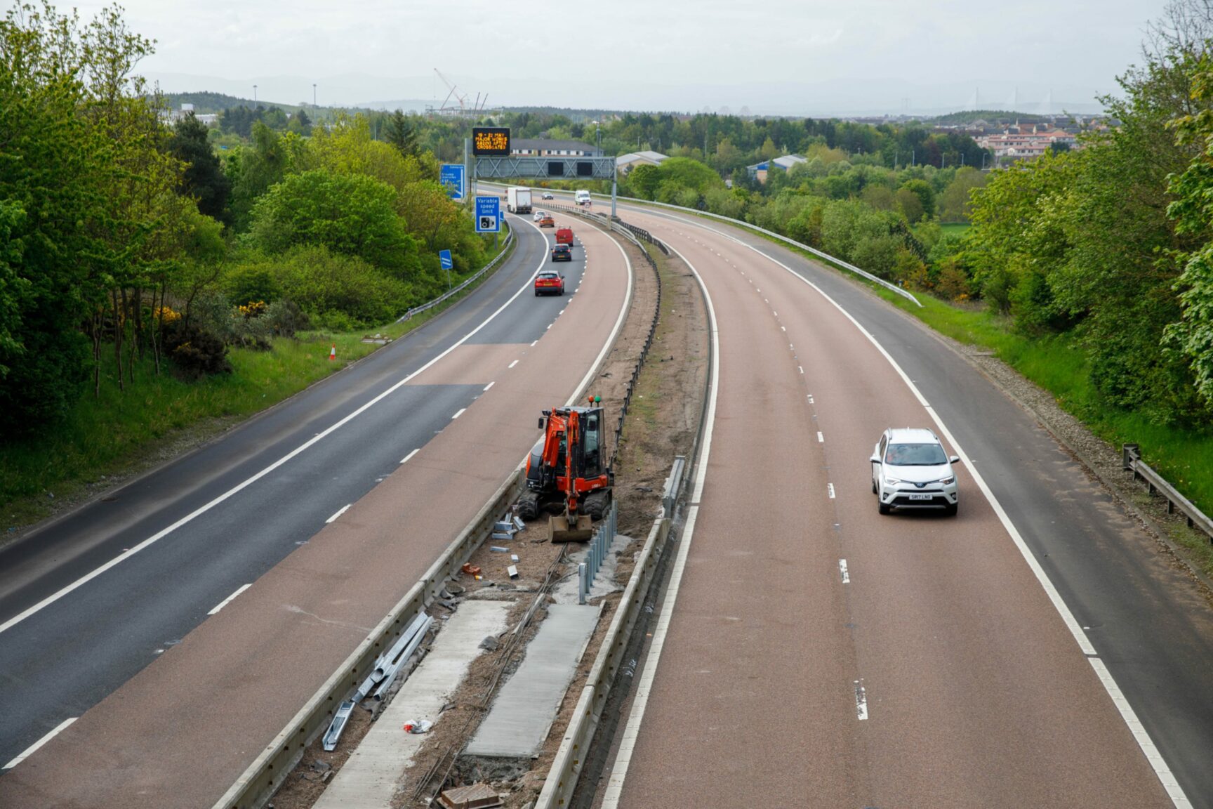 Daytime roadworks speed limit on M90 in Fife raised to 50mph