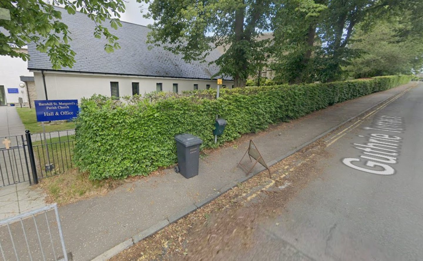 Defibrillator goes missing from outside Broughty Ferry church