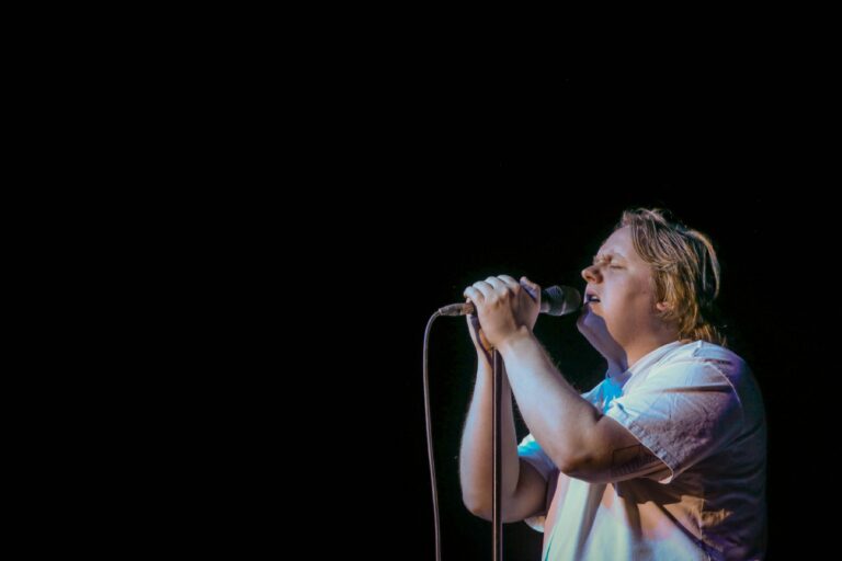 Best pictures as Lewis Capaldi plays Dundee Fat Sam's shows